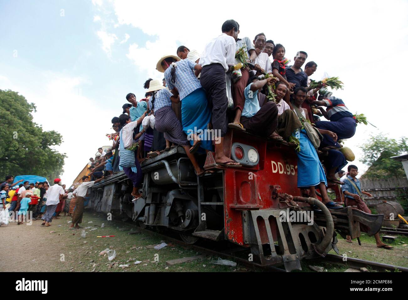 Mandalay railway station hi-res stock photography and images - Alamy