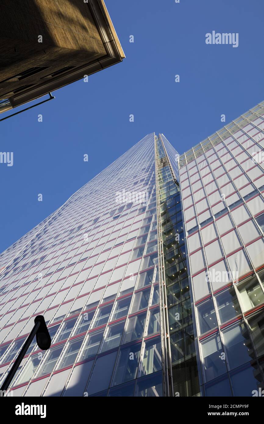 High rise building The Shard Stock Photo - Alamy