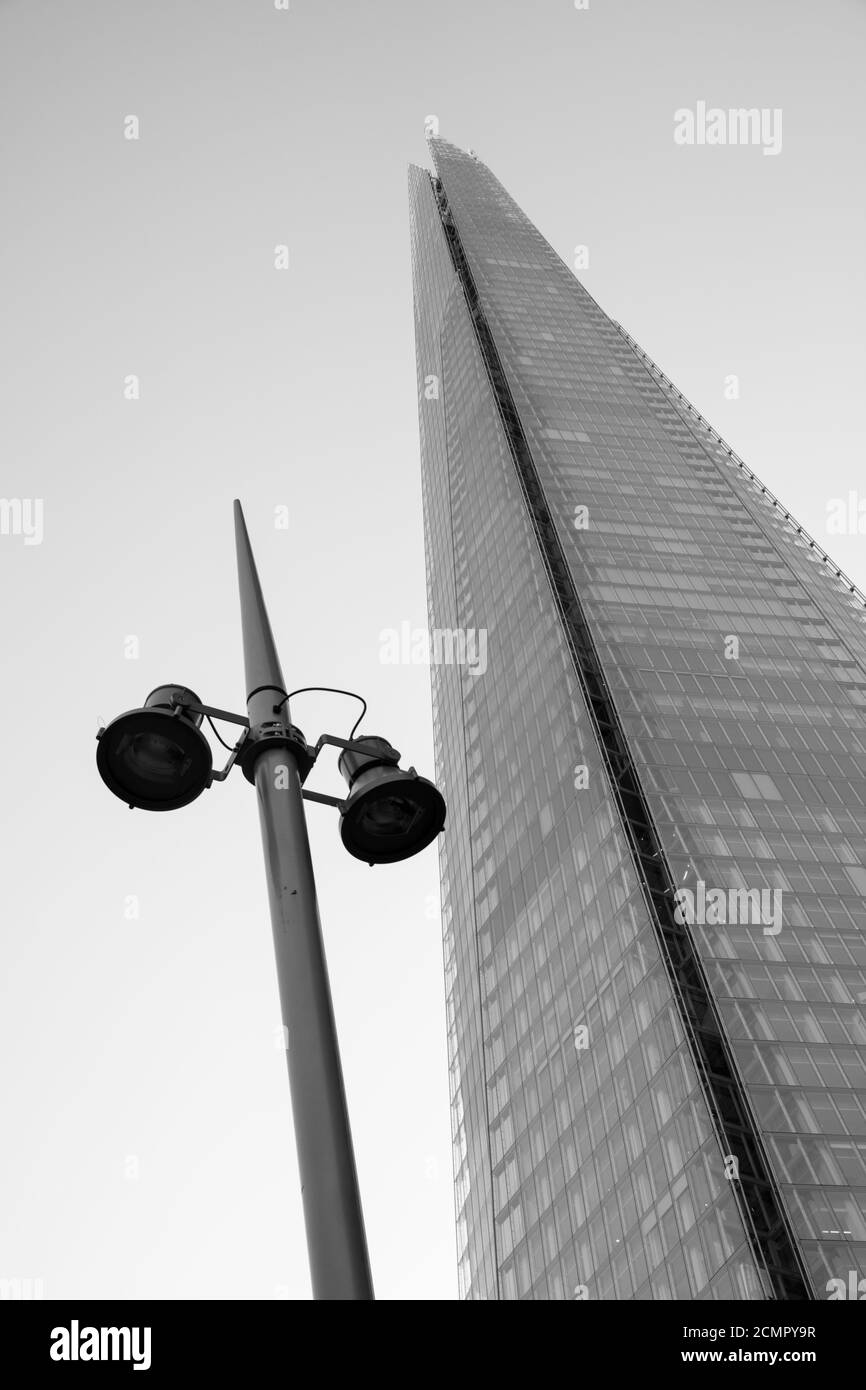 High rise building The Shard Stock Photo - Alamy