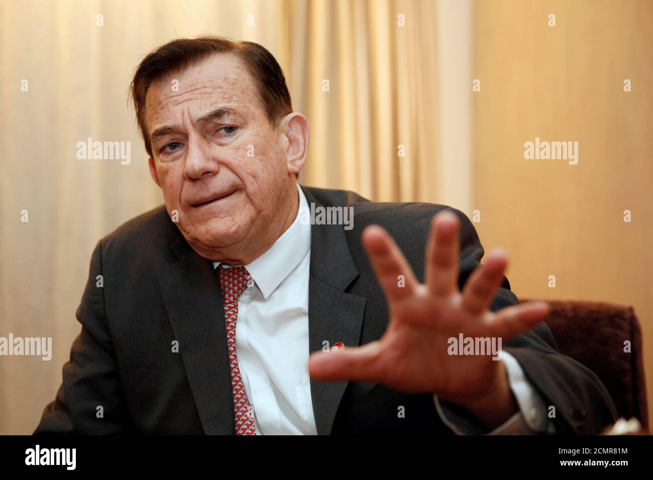 Delfin lng hi-res stock photography and images - Alamy