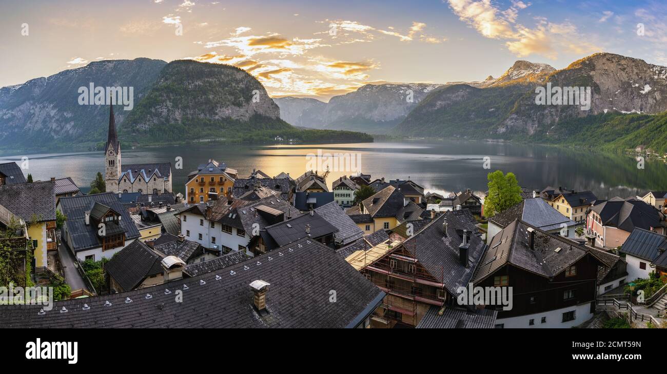 Hallstatt Austria, sunrise panorama nature landscape of Hallstatt ...