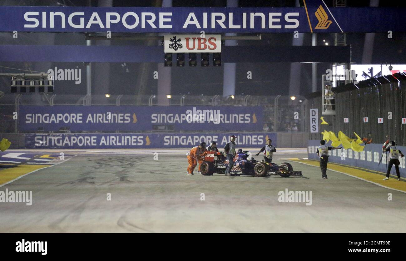 Formula one starting grid hi-res stock photography and images - Alamy