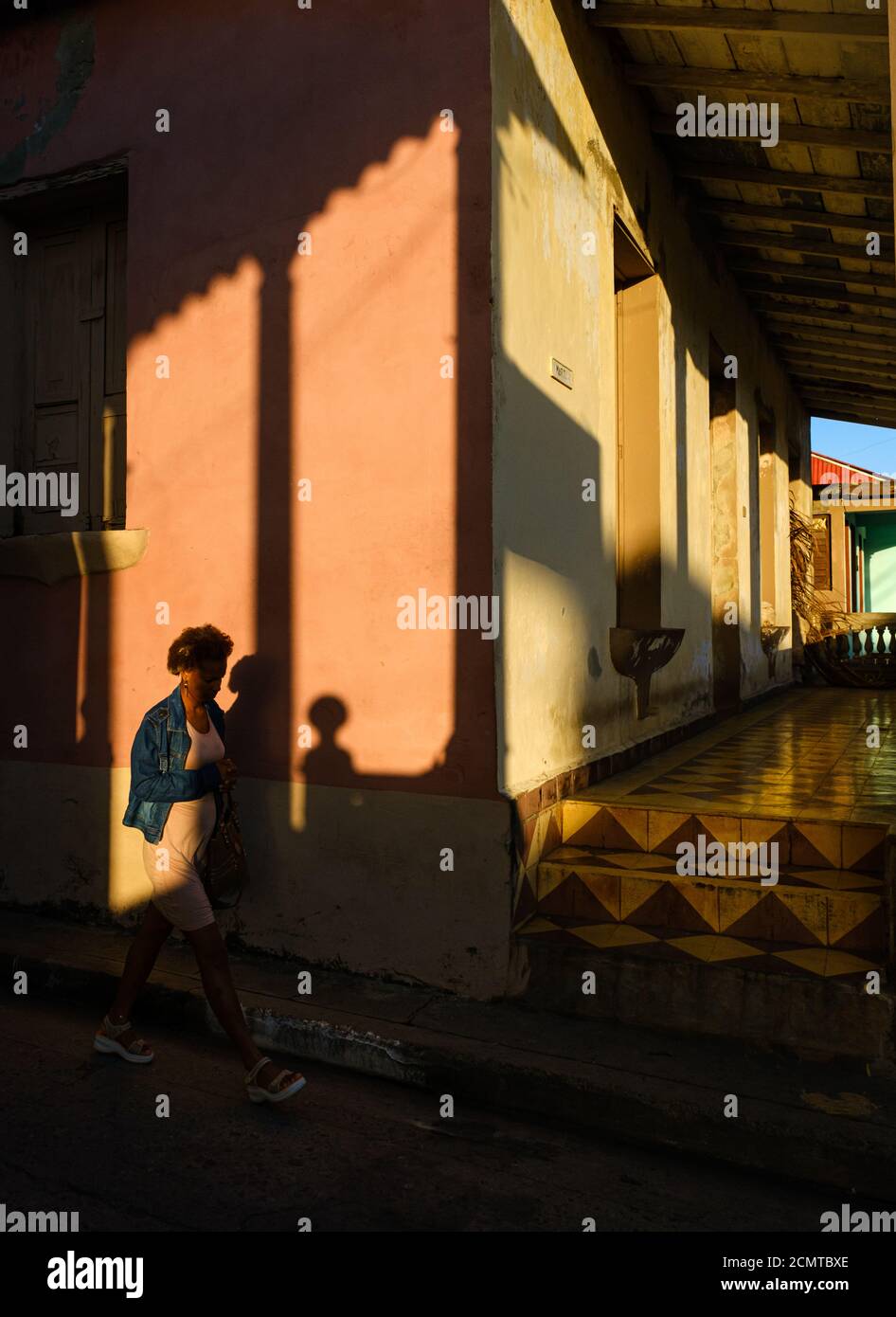 Cuban woman walking hi-res stock photography and images - Alamy