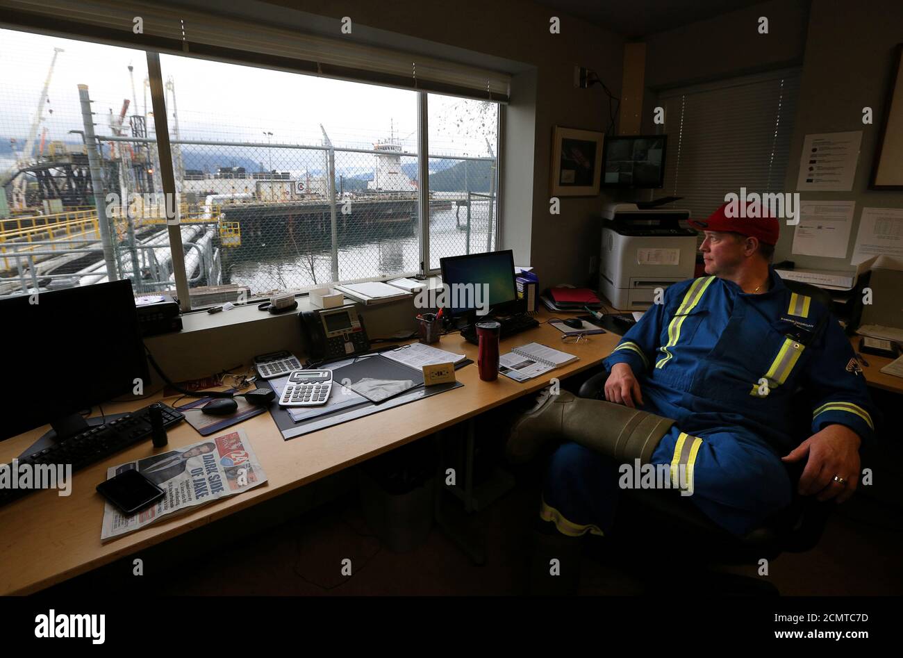 Burrard inlet barge hi-res stock photography and images - Alamy