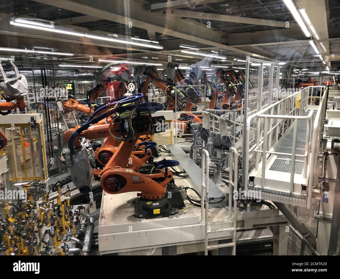 Body in white assembly automotive hi-res stock photography and images ...