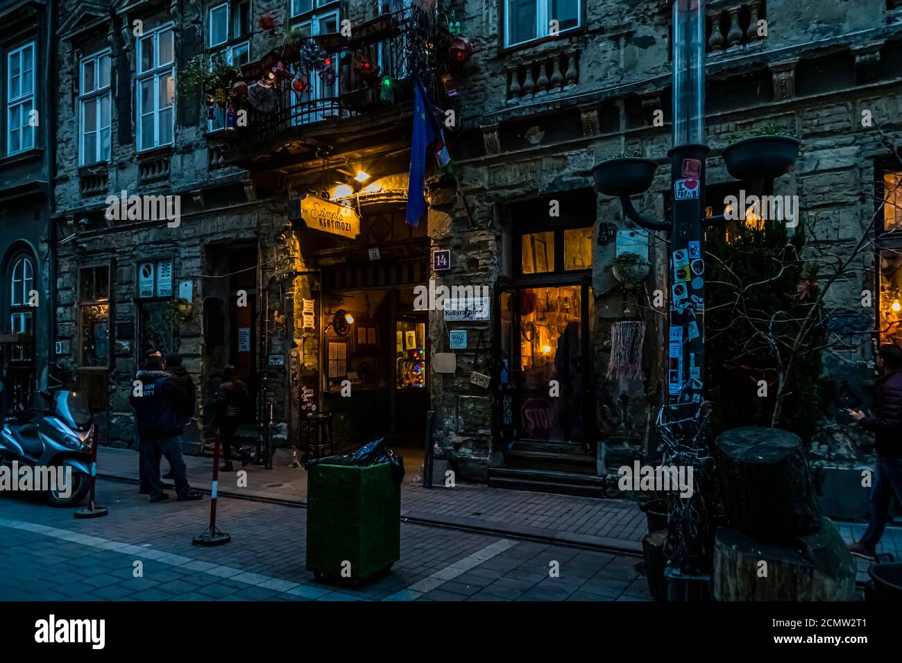 Szimpla exterior hi-res stock photography and images - Alamy