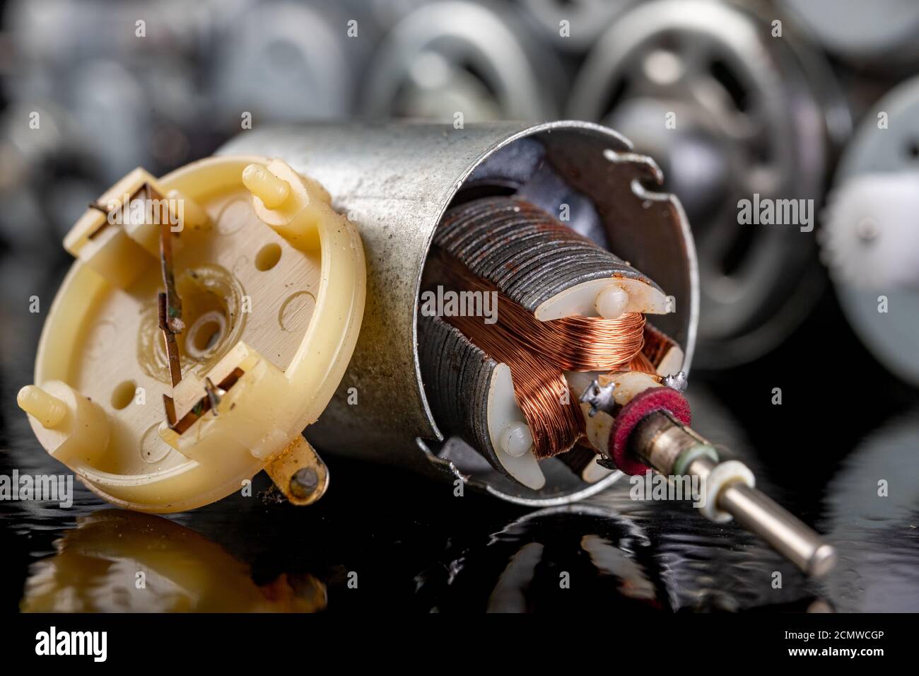 Parts of a dc motor hi-res stock photography and images - Alamy