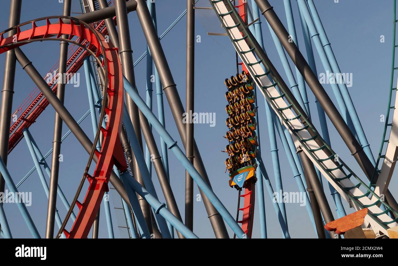 Dragon roller coaster ride hi-res stock photography and images - Alamy