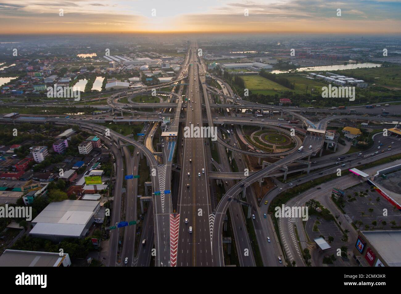 Loop shape of road junction hi-res stock photography and images - Alamy
