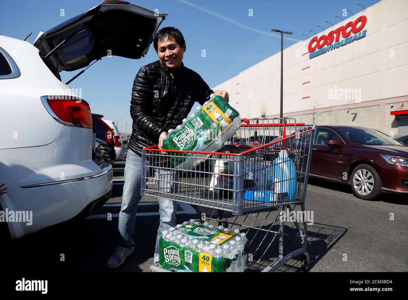 Parking lot of costco hi-res stock photography and images - Alamy