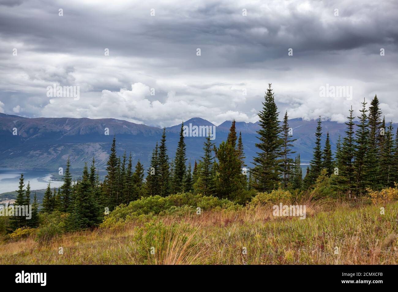Dramatic mountain backdrop hi-res stock photography and images - Alamy