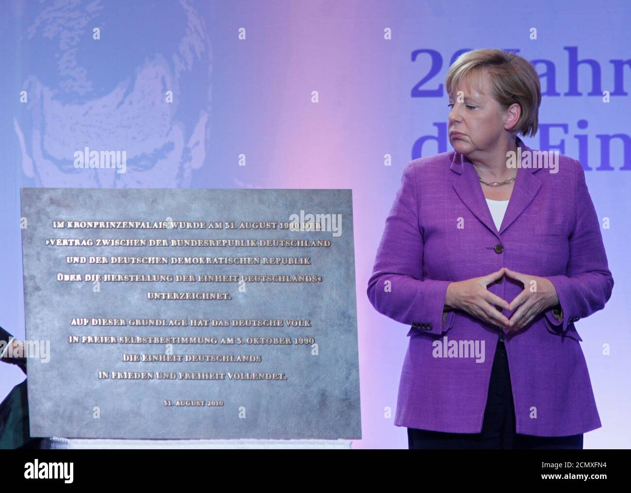 German unification treaty 1990 hi-res stock photography and images - Alamy