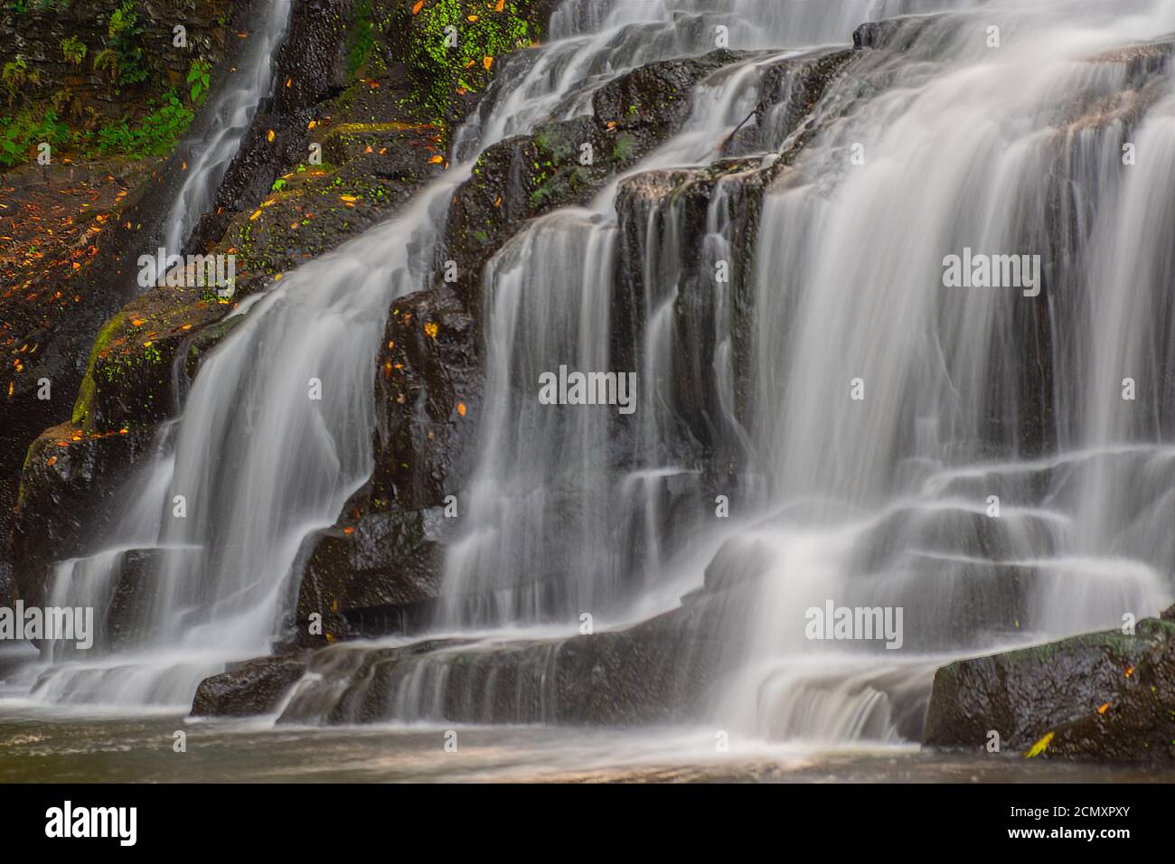 Rushing waterfalls hi-res stock photography and images - Alamy