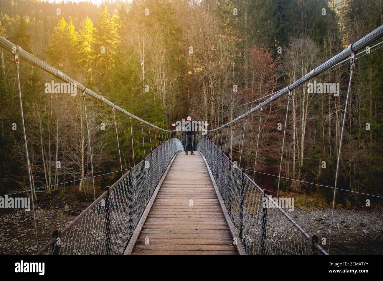 Middle of the bridge hi-res stock photography and images - Alamy
