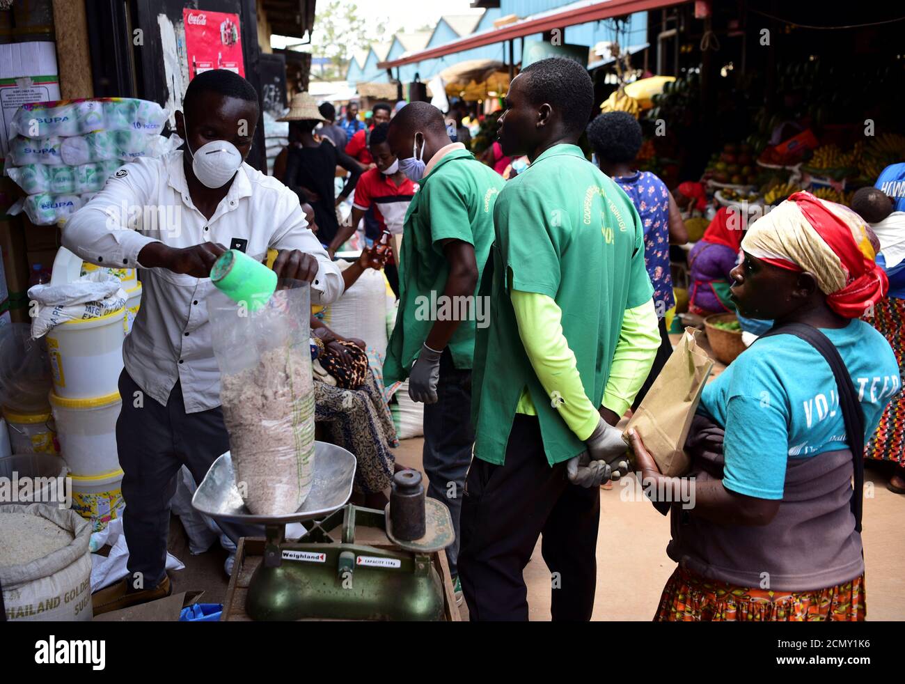 Stock market trader mask hi-res stock photography and images - Alamy