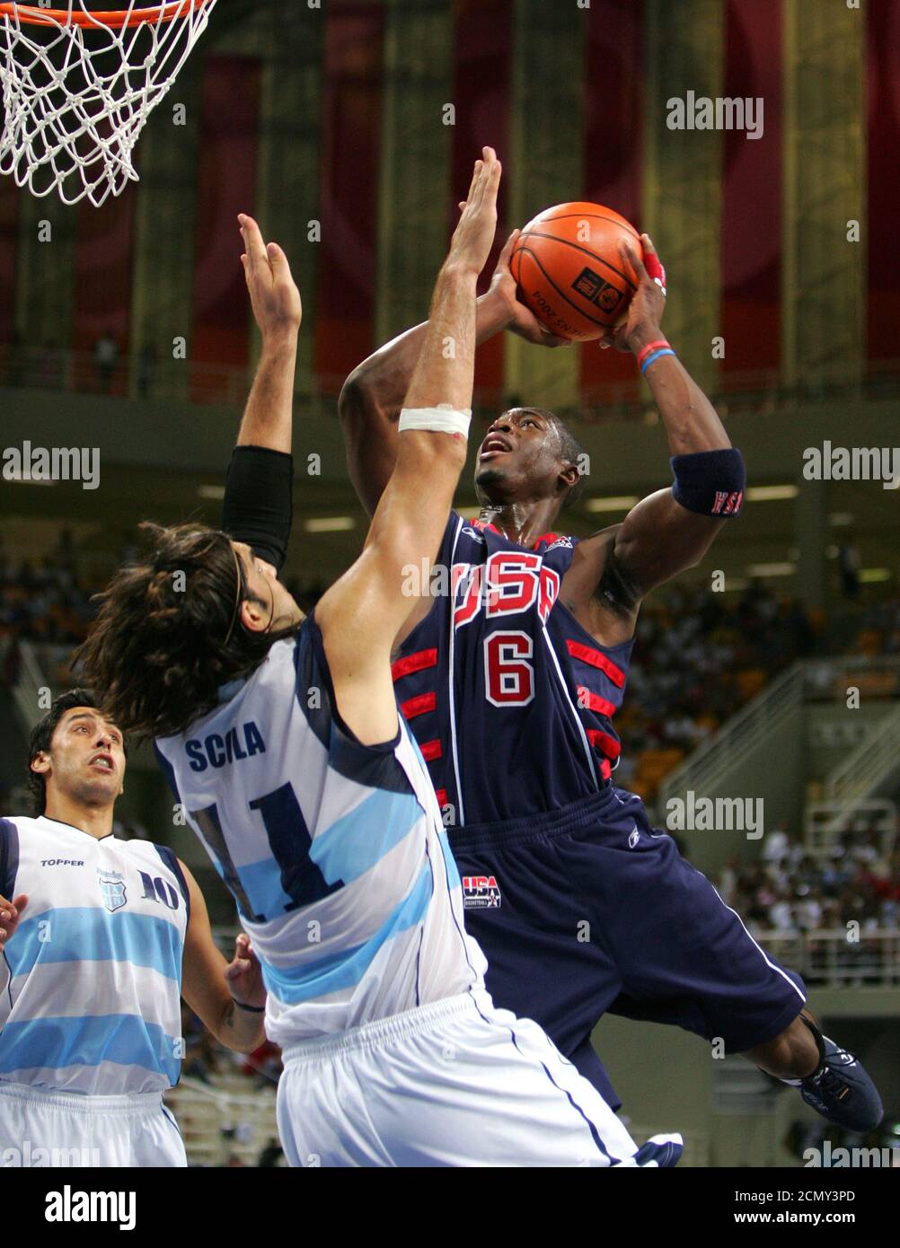 Basketball olympic games 2004 mens hi-res stock photography and images ...