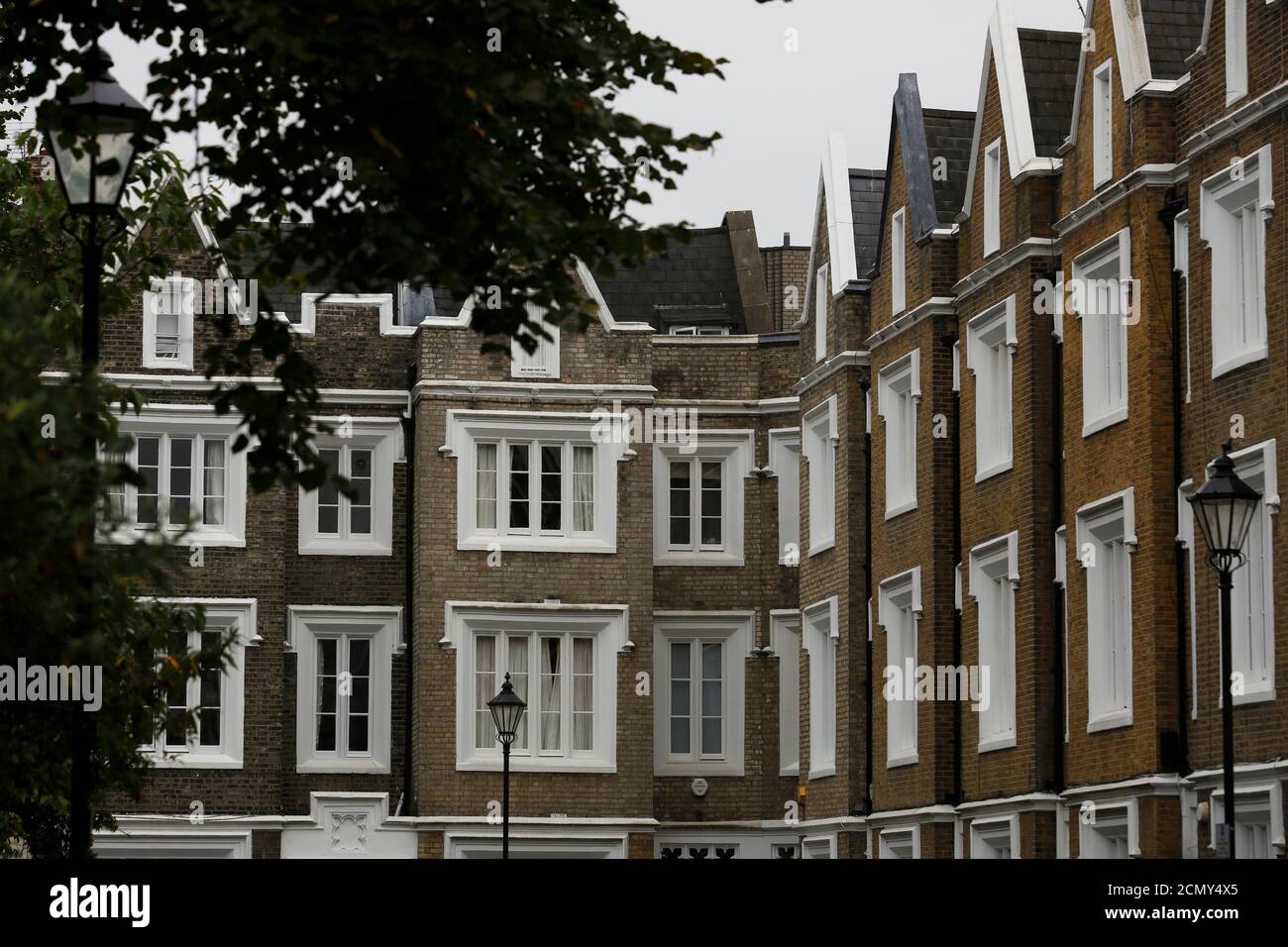 Lonsdale square in islington london hi-res stock photography and images ...