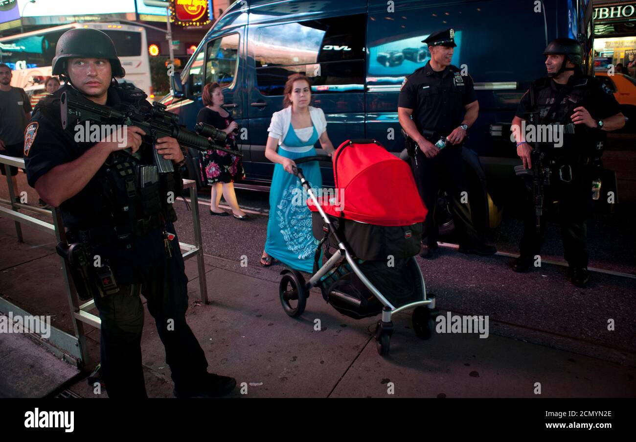 Tactical Response Team High Resolution Stock Photography and Images - Alamy