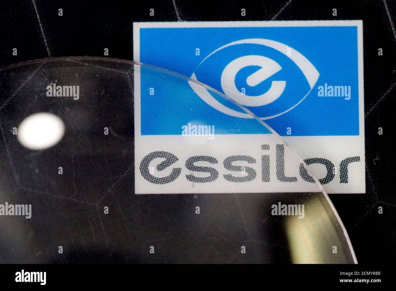 Optician Logo High Resolution Stock Photography and Images - Alamy