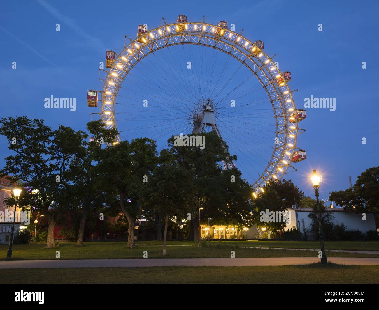 Illuminated Ferris wheel at the Prater, Vienna Stock Photo - Alamy
