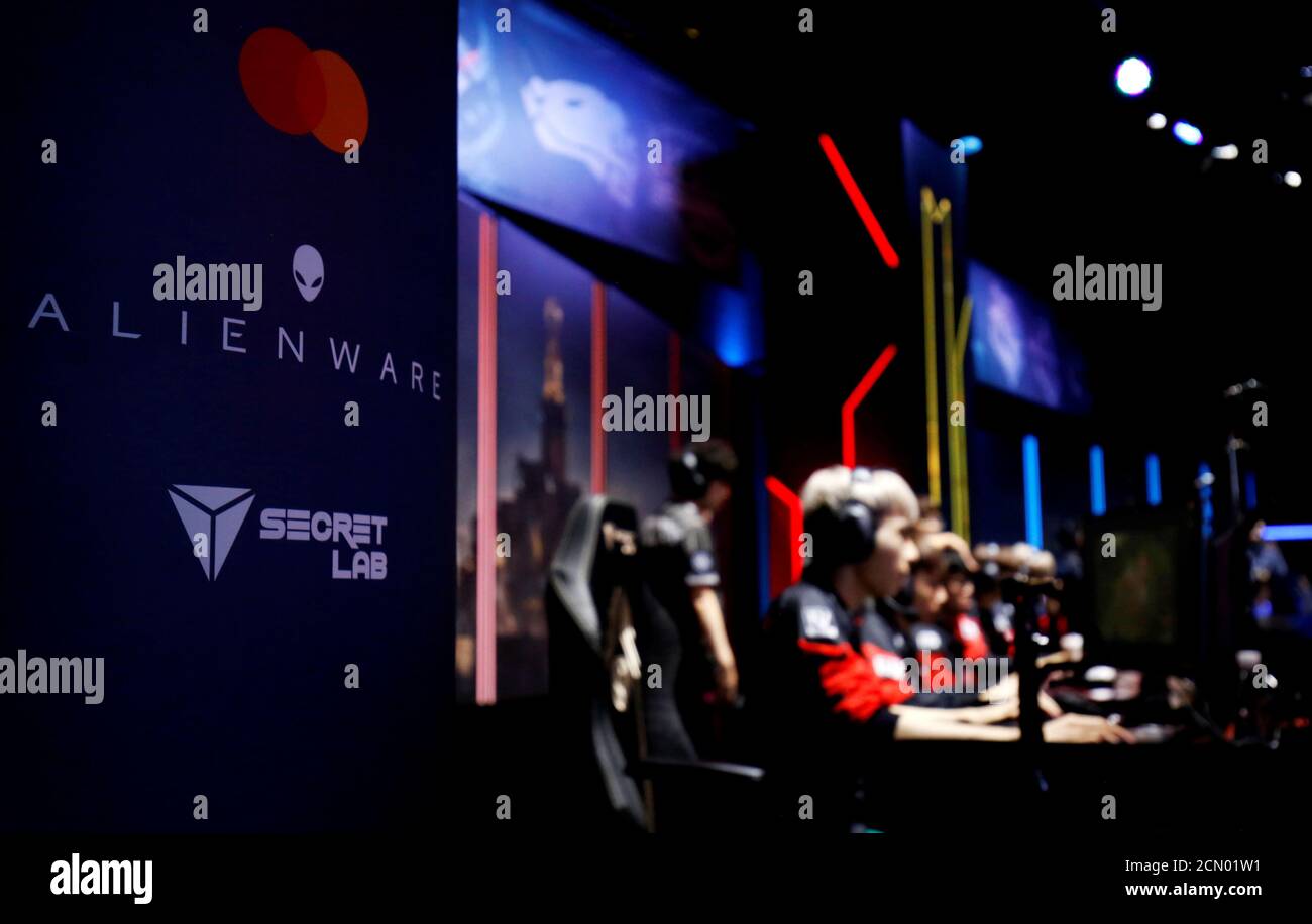 Esport logo hi-res stock photography and images - Alamy