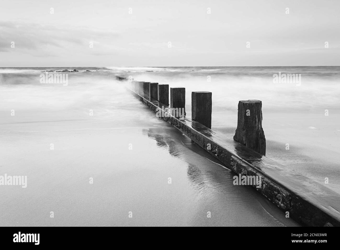 diagonal in the sea long exposure high contrast Stock Photo - Alamy