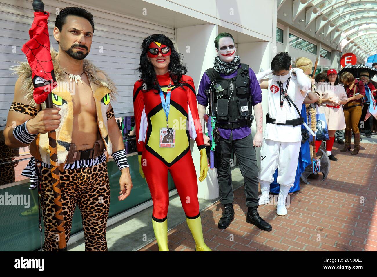 Attendees in line hi-res stock photography and images - Alamy