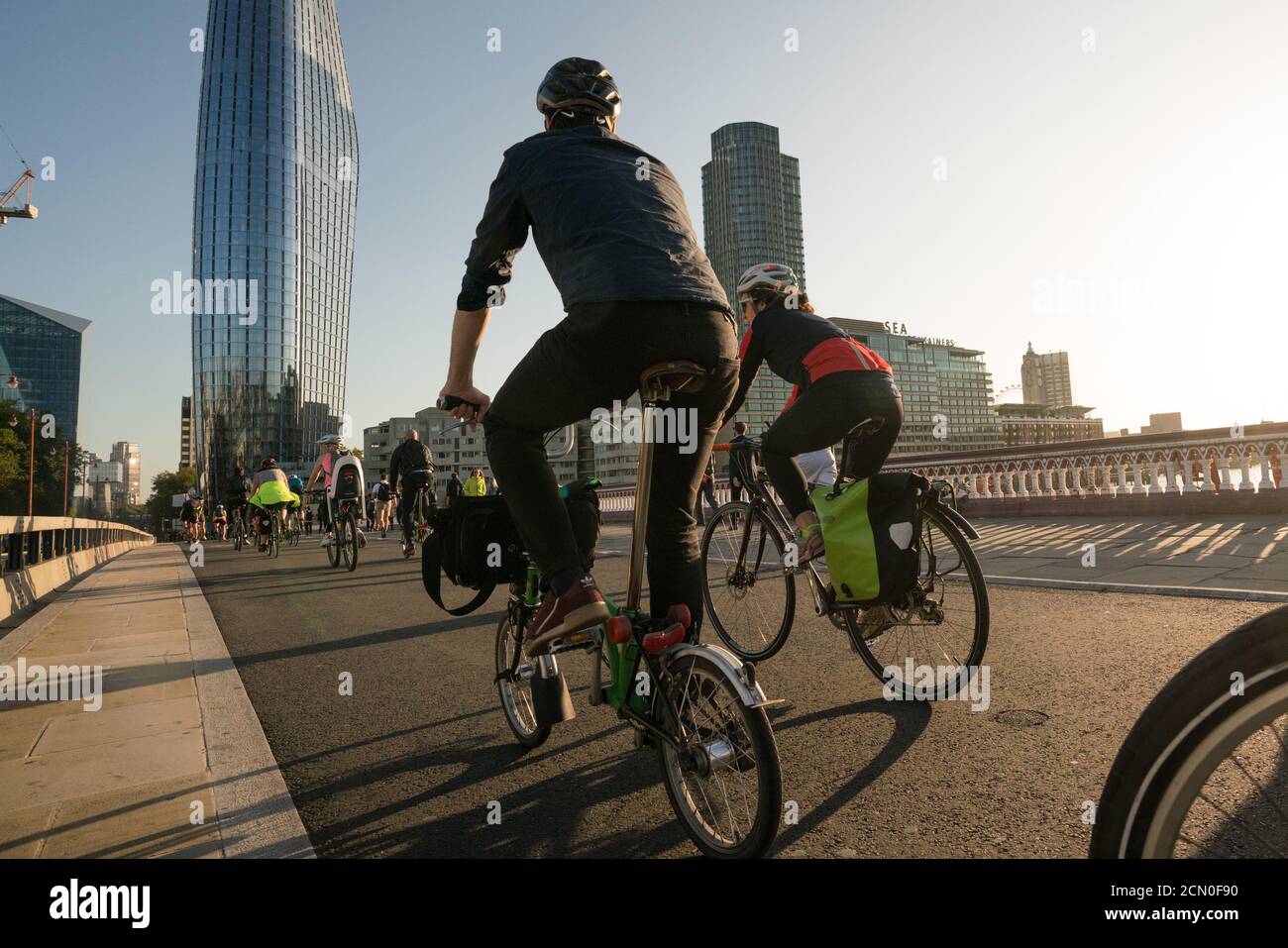 Cycle Superhighway 6 on Blackfriars Bridge Road Stock Photo - Alamy