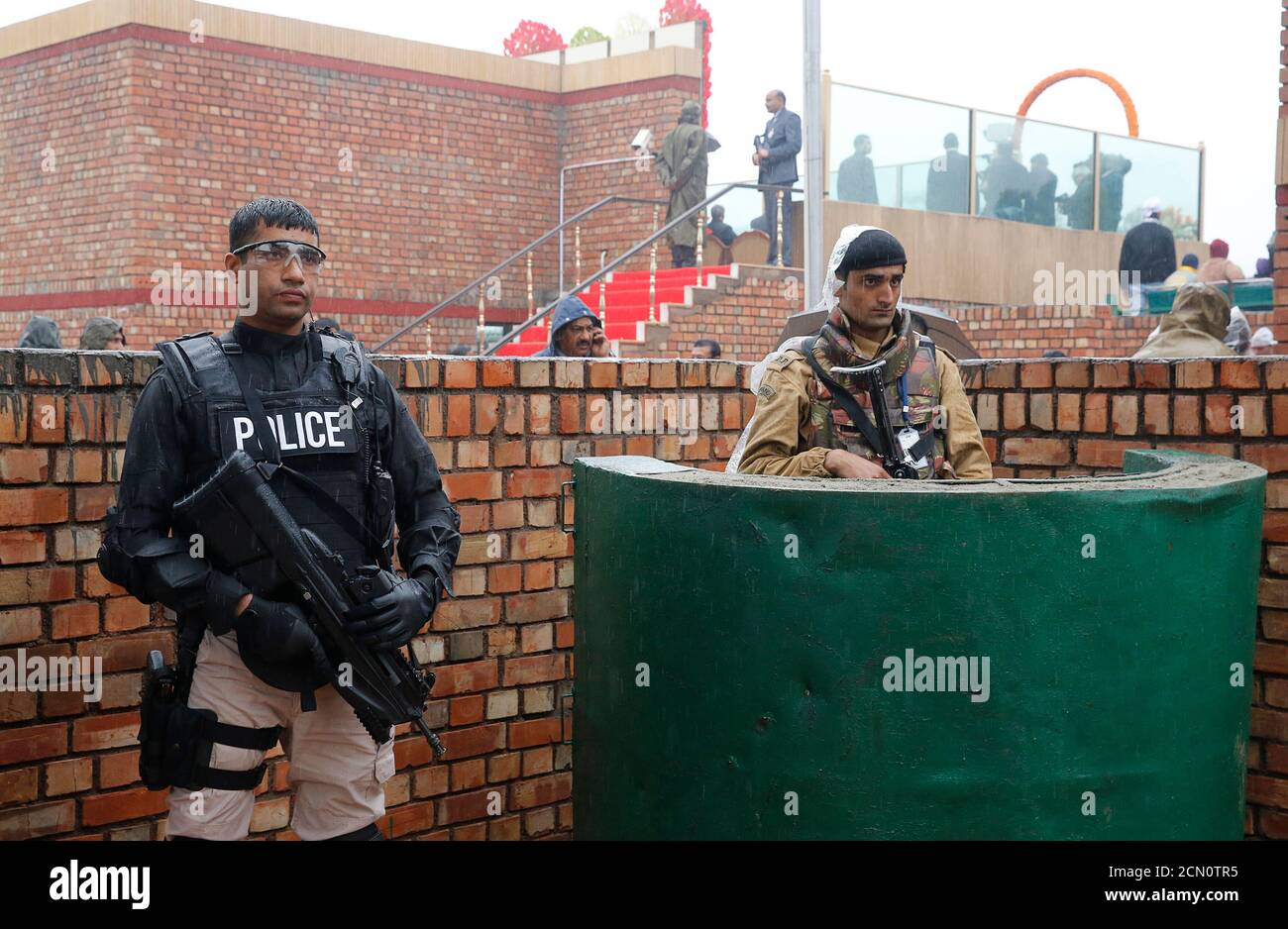 India vip security hi-res stock photography and images - Alamy