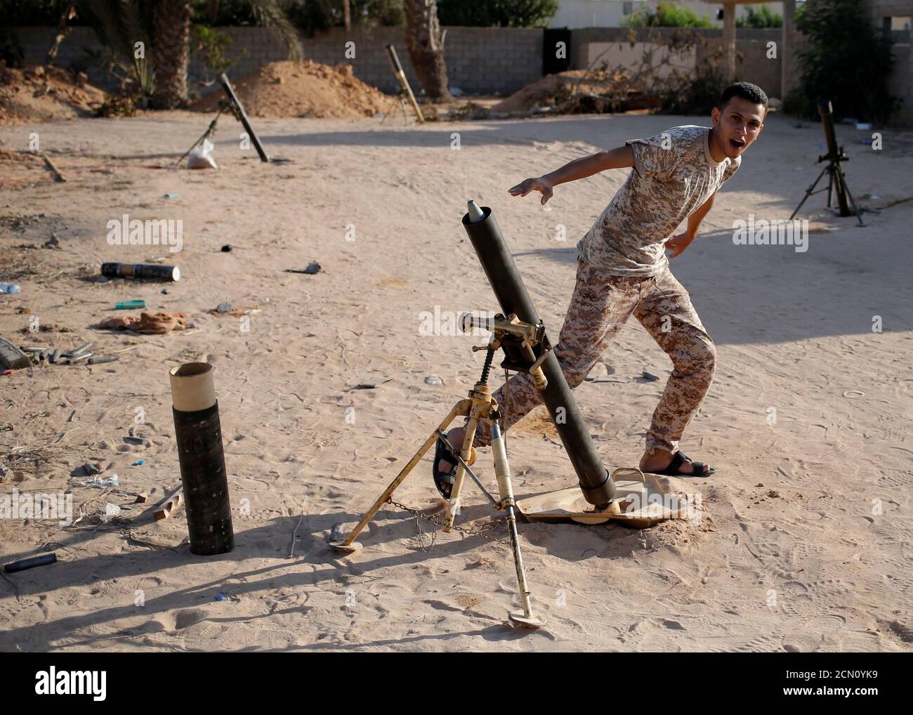 81 mm mortar hi-res stock photography and images - Alamy