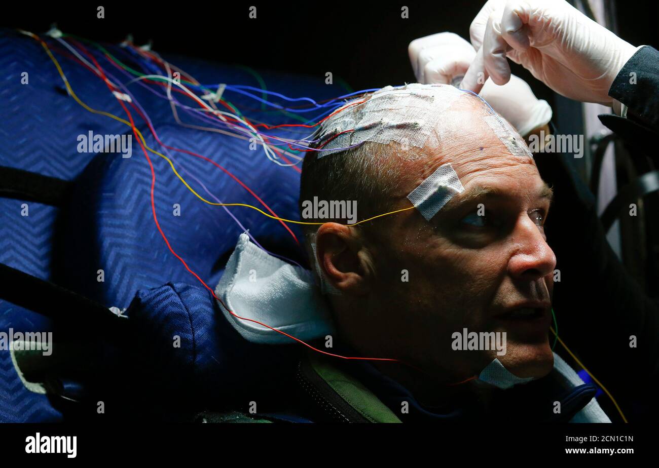 Electrodes head hi-res stock photography and images - Alamy