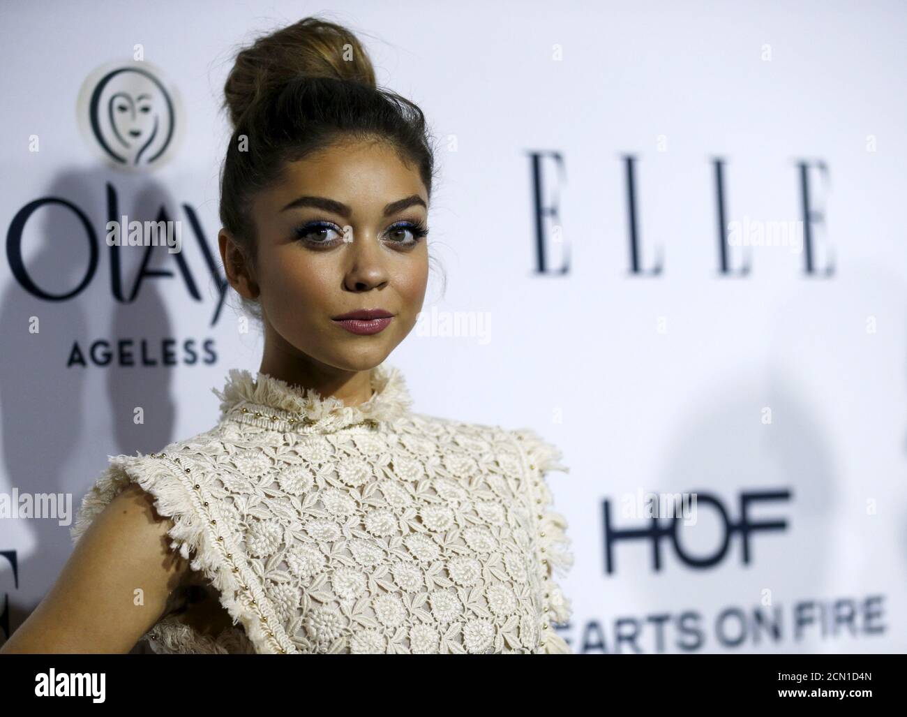 Sarah hyland poses in hi-res stock photography and images - Alamy