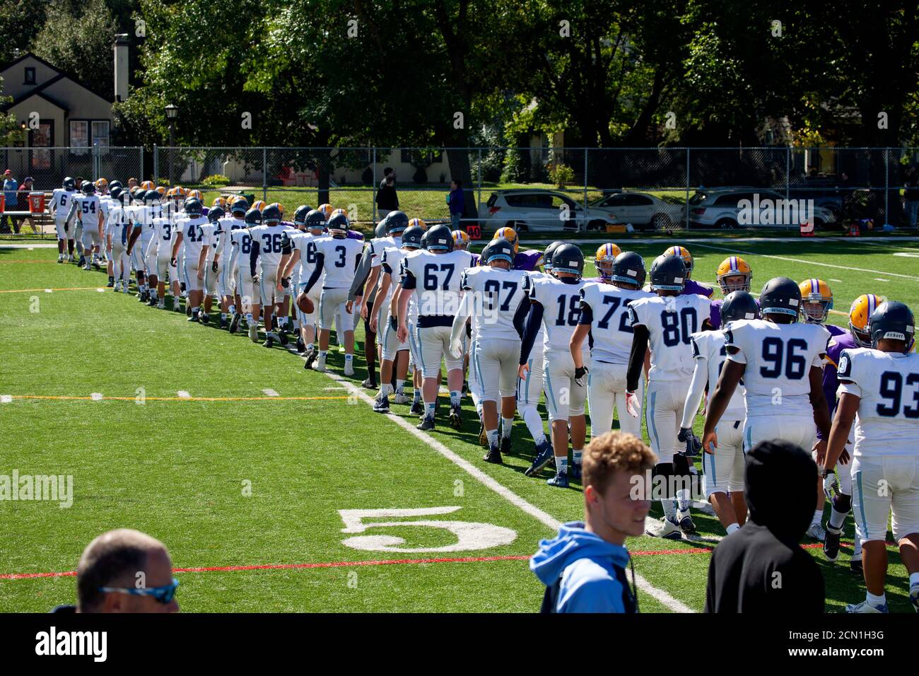 Sports people shaking hands hi-res stock photography and images - Alamy