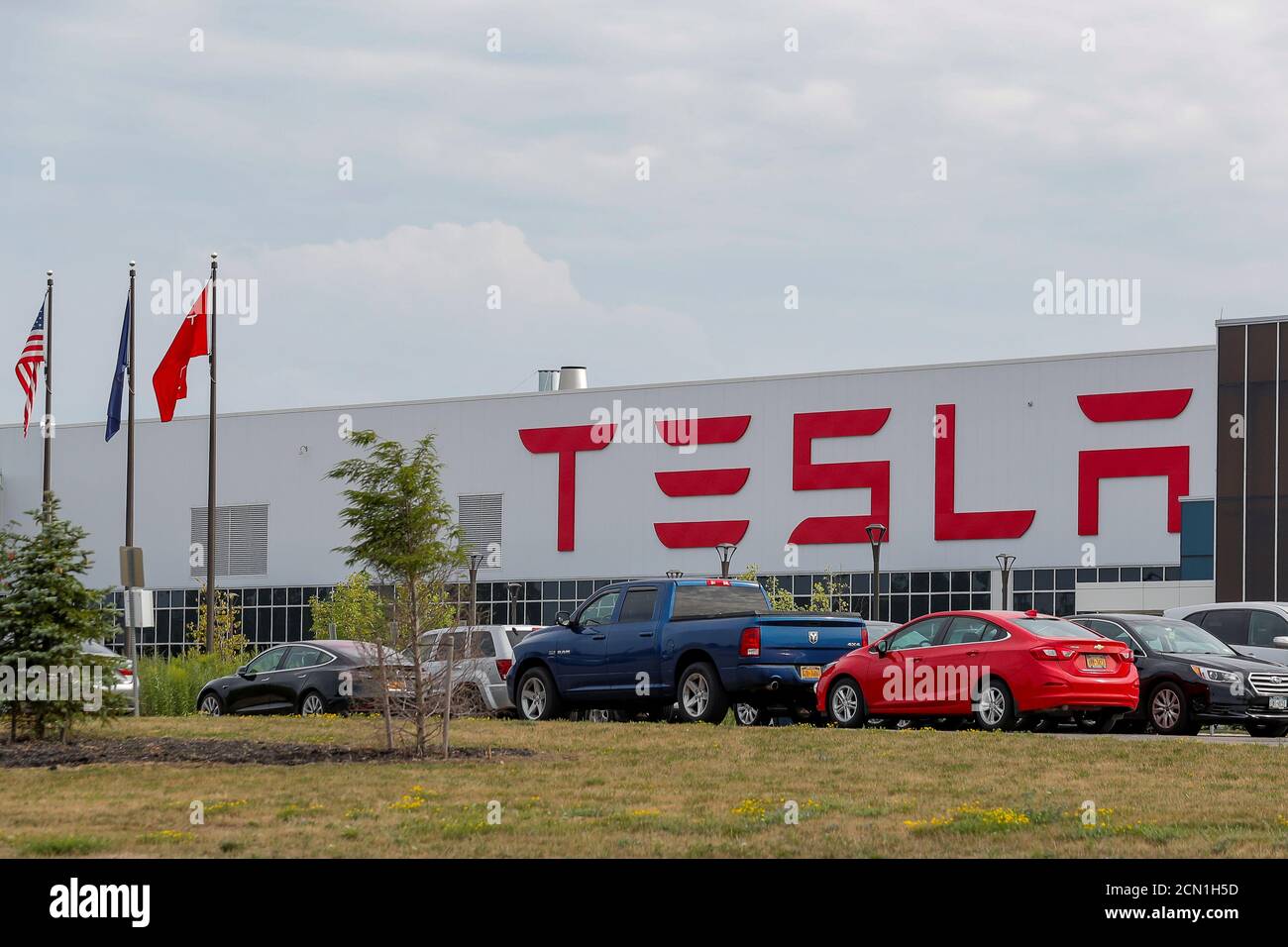 Solar roof tesla hi-res stock photography and images - Alamy