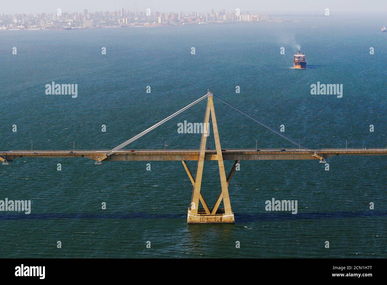 Rafael urdaneta bridge hi-res stock photography and images - Alamy