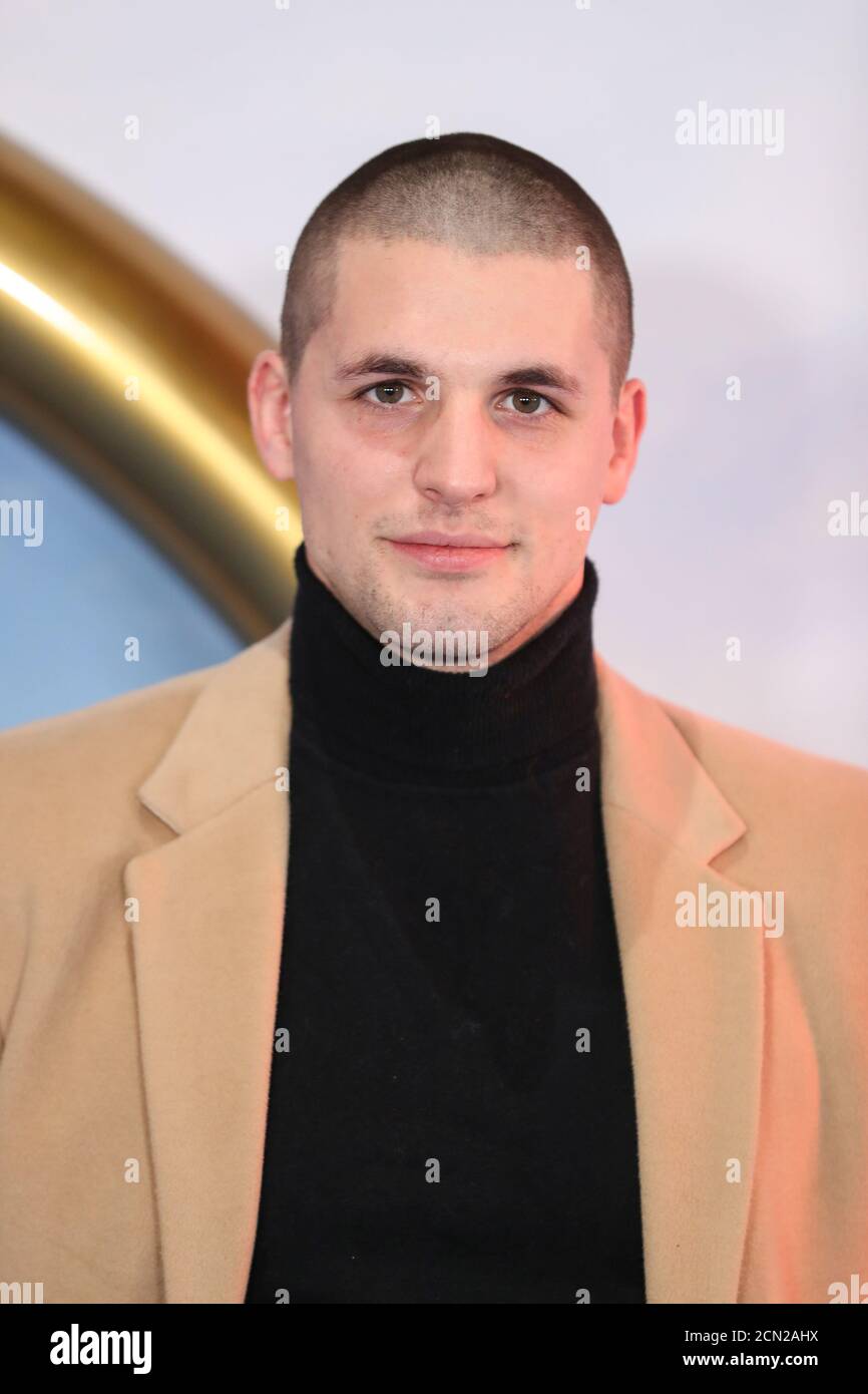 Sonic the hedgehog 2020 hi-res stock photography and images - Alamy