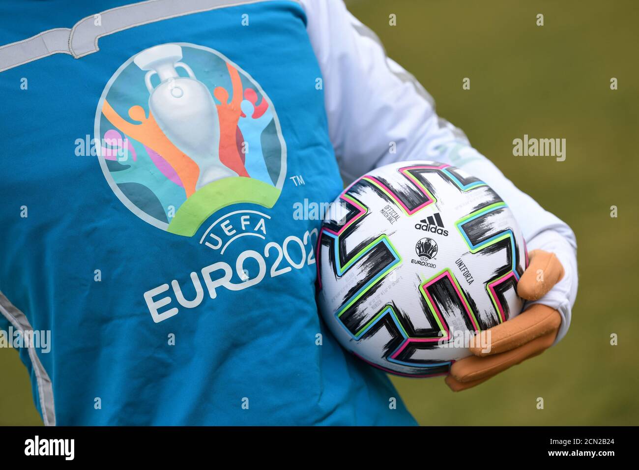 Official uefa euro 2020 match ball hi-res stock photography and images ...