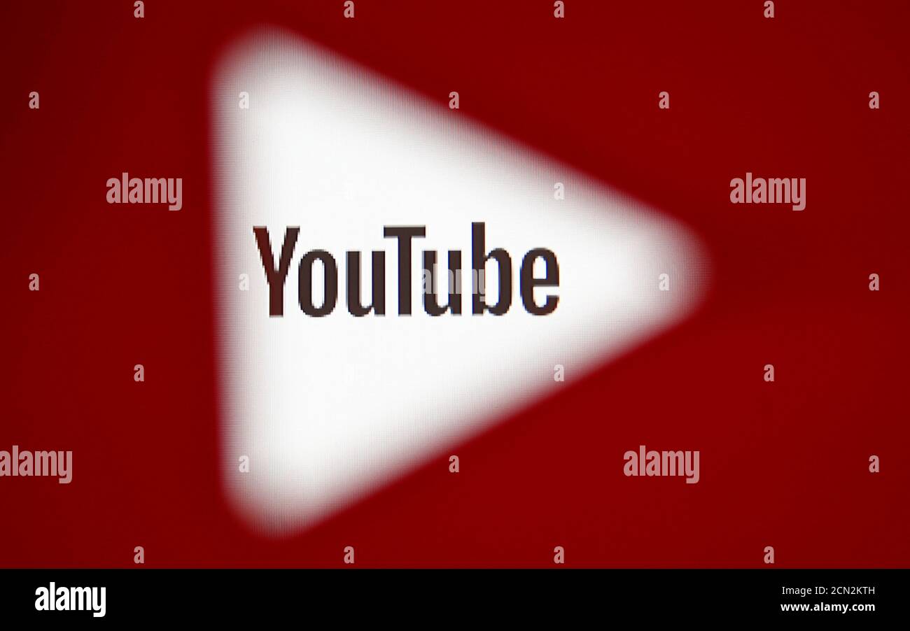 Youtube logo 2017 hi-res stock photography and images - Alamy