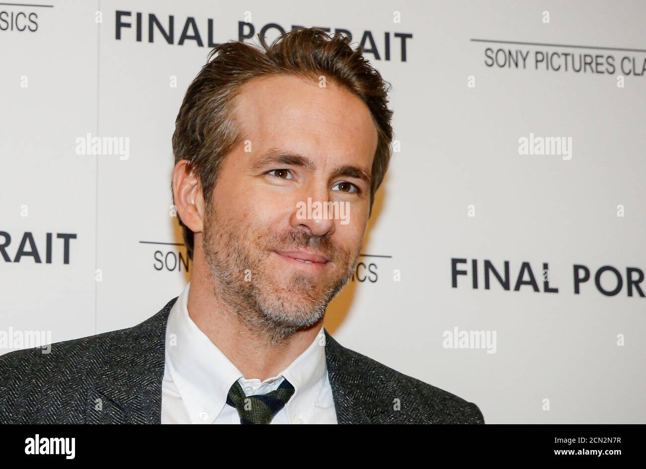 Ryan reynolds headshot 2018 hi-res stock photography and images - Alamy