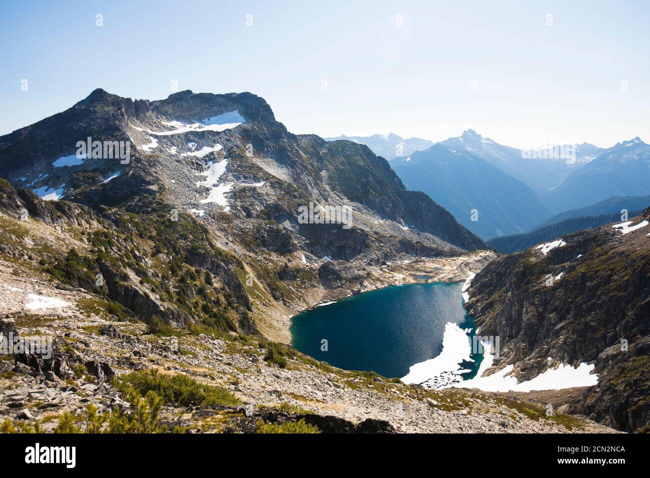 Mount Lindeman and Upper Hanging Lake, North Cascade Mountain Range Stock Photo - Alamy
