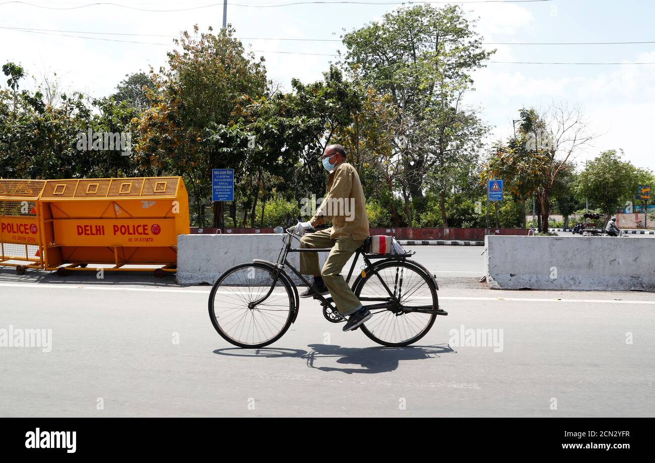 India postman hi-res stock photography and images - Alamy