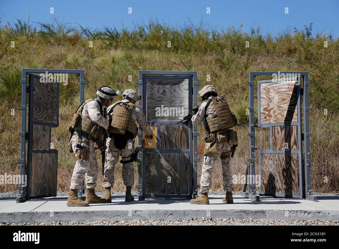 Breaching door hi-res stock photography and images - Alamy