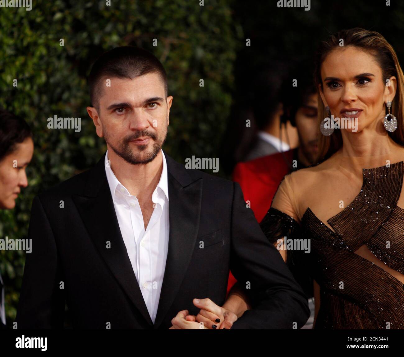 Juanes and wife karen martinez hi-res stock photography and images - Alamy