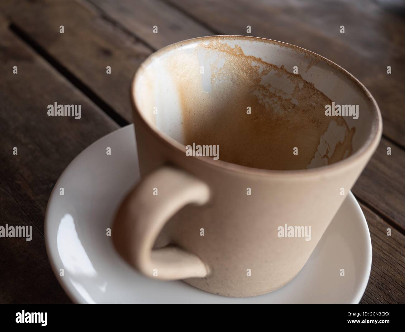 Glass stain wood table hi-res stock photography and images - Alamy