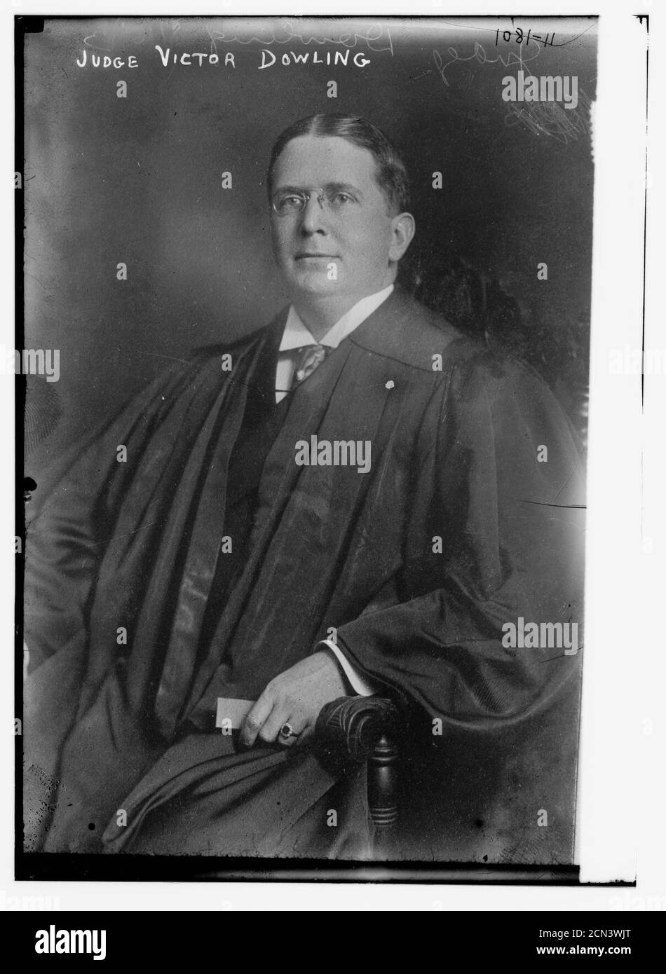 Judge Victor Dowling seated in judicial robes Stock Photo - Alamy