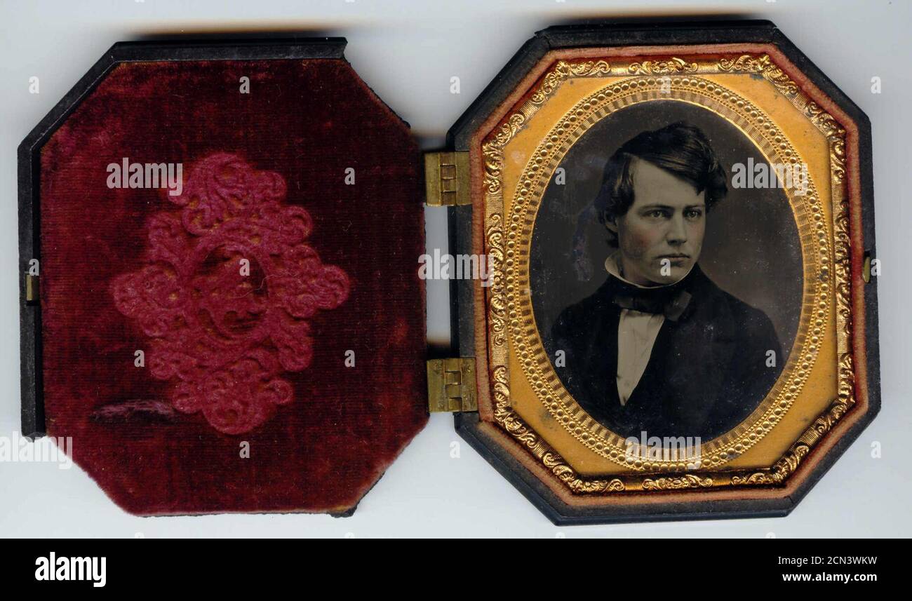 Larger case hi-res stock photography and images - Alamy