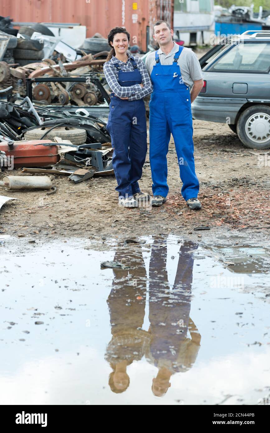 Car mechanics yard hi-res stock photography and images - Alamy