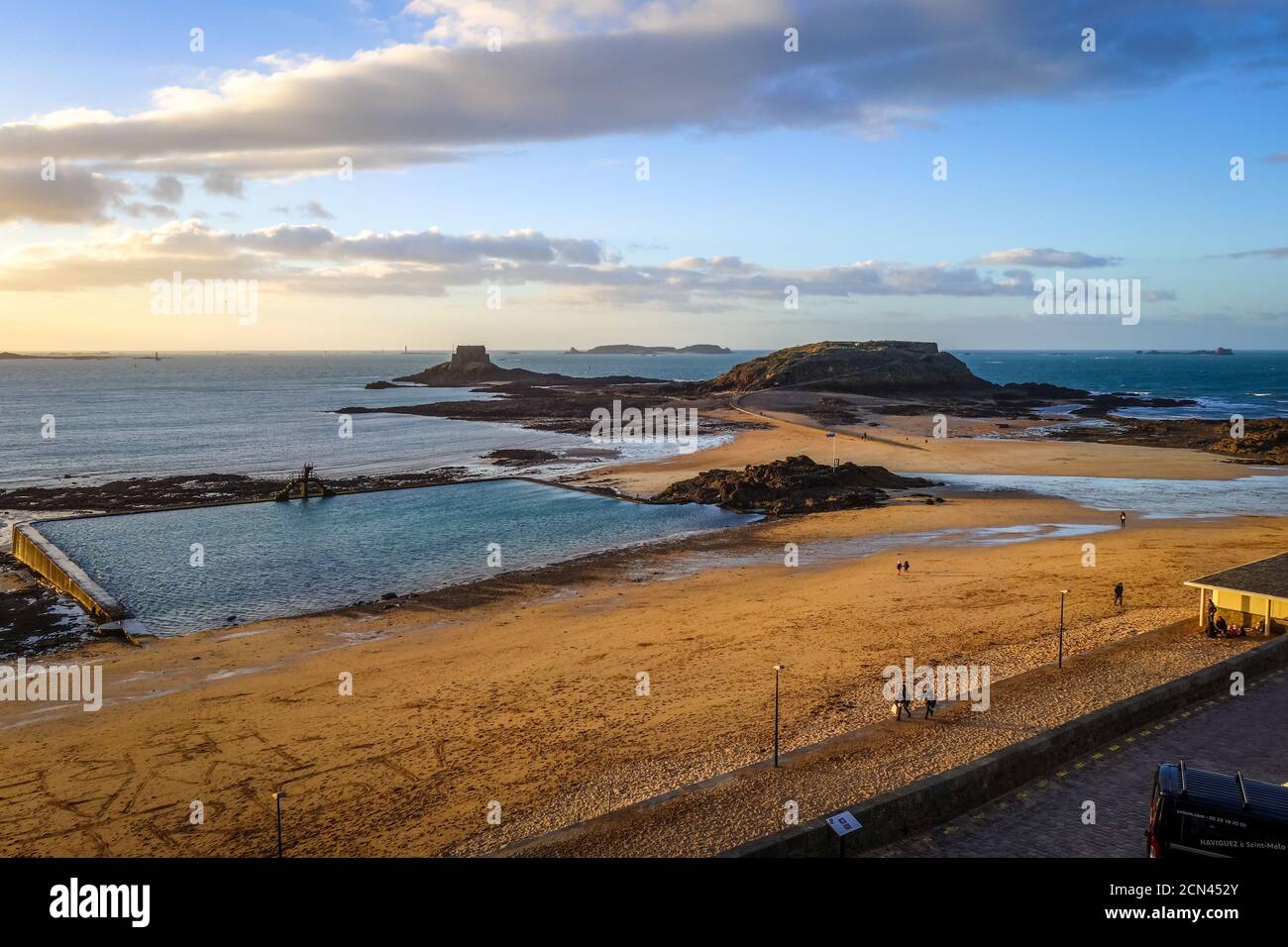 Pool saint malo beach hi-res stock photography and images - Alamy