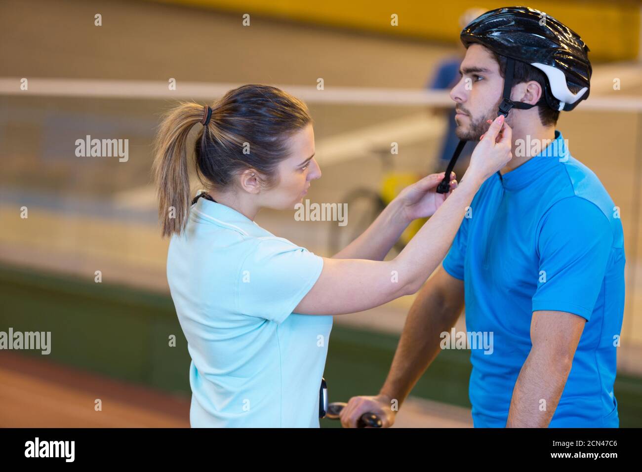 Putting together bike hi-res stock photography and images - Alamy