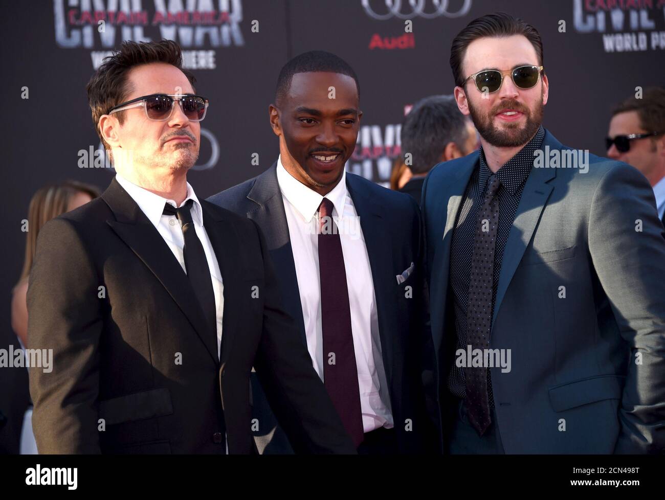 Anthony mackie chris evans hi-res stock photography and images - Alamy